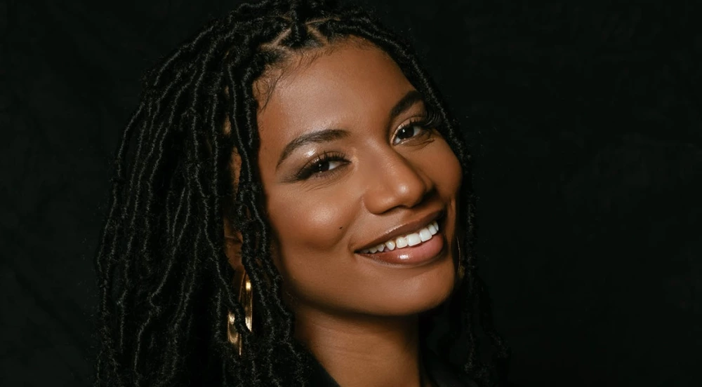 Sports Journalist Taylor Rooks on Showing Up as Her Authentic Self On ...