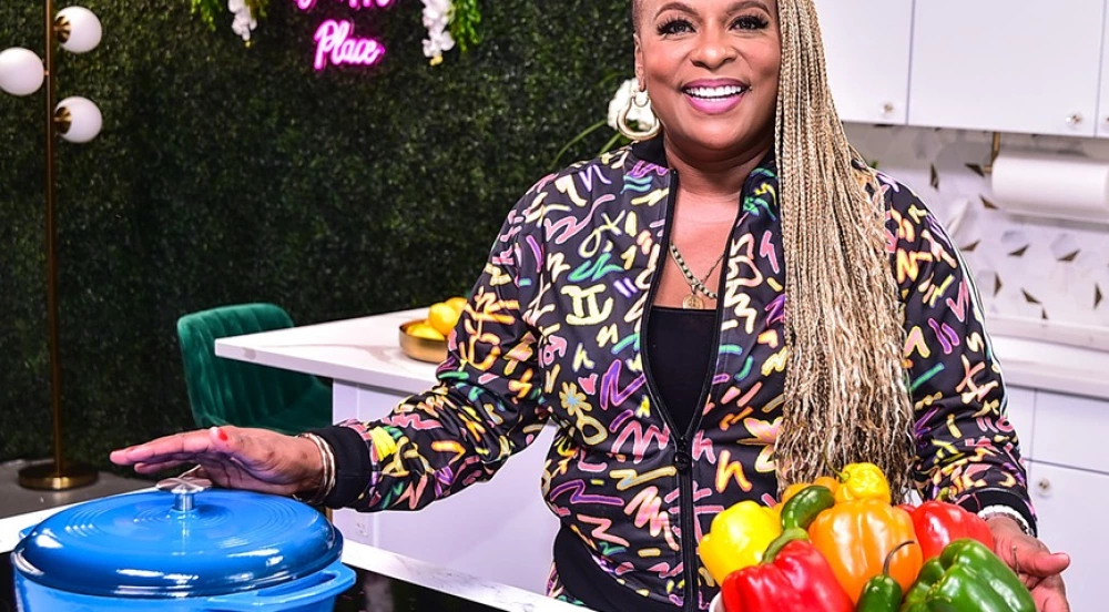 Rapper Yo-Yo Shows Us How She Gets 'Downright Delicious' in the Kitchen ...