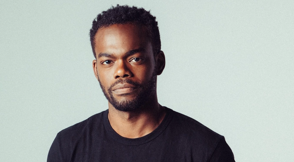 William Jackson Harper Shines in NYC Play 'Primary Trust'