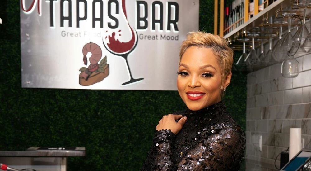 5 Tips From Restaurateur Gocha Hawkins for the Ultimate Christmas and ...