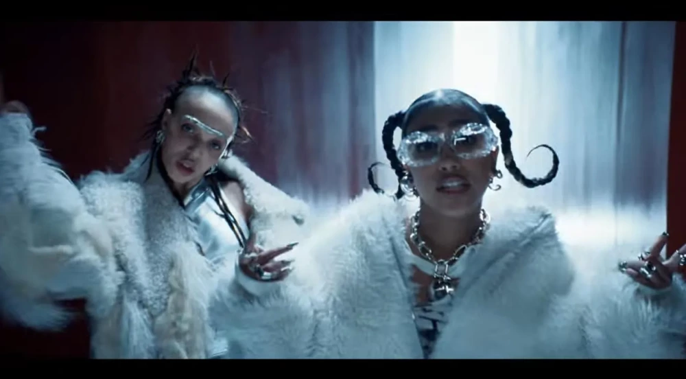 FKA twigs' Music Video "Childlike Things" Is A Battle Cry For Creative ...