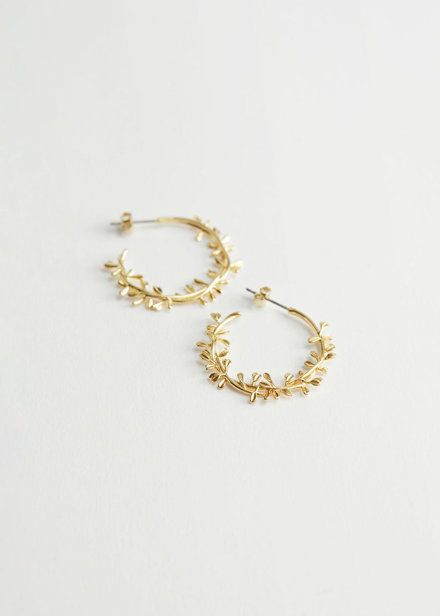 Hoop Earrings Never Went Away! Here Are 13 Styles To Add to Your ...