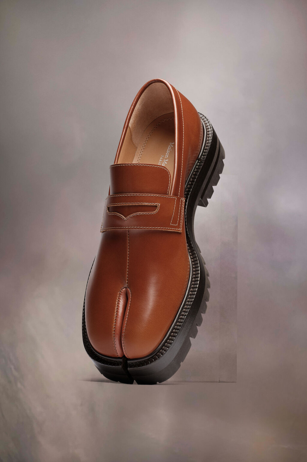 Black Twitter Reacts: Thief story of Maison Margiela Tabi Shoes