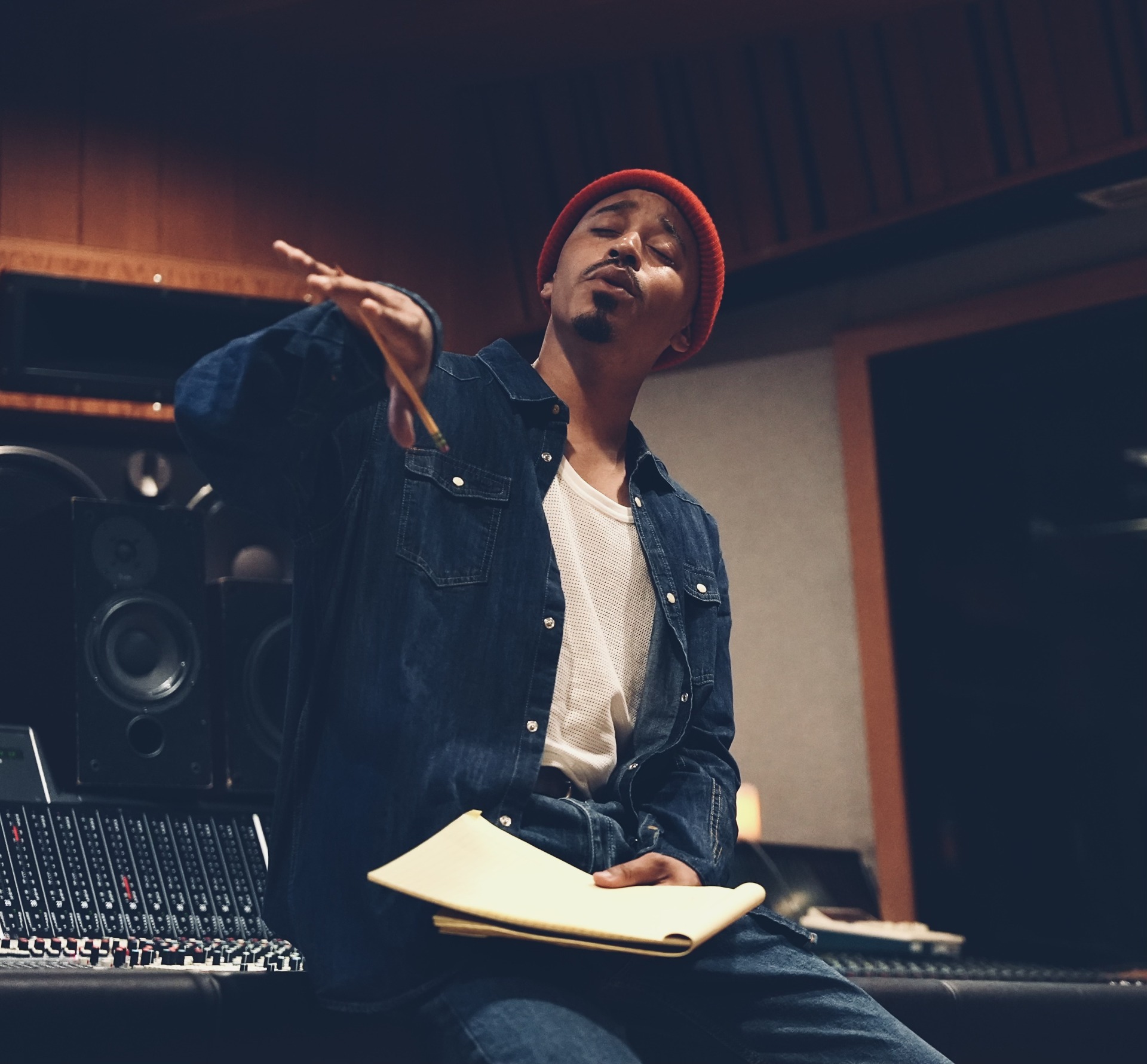 October London Music - October London Singer | EBONY