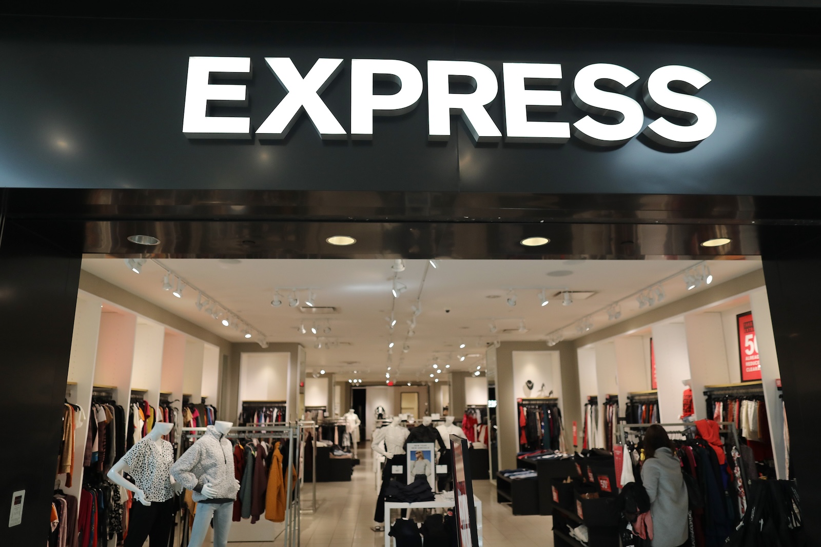 Express to Close 100 Stores While Millennials Watch Mall Culture ...