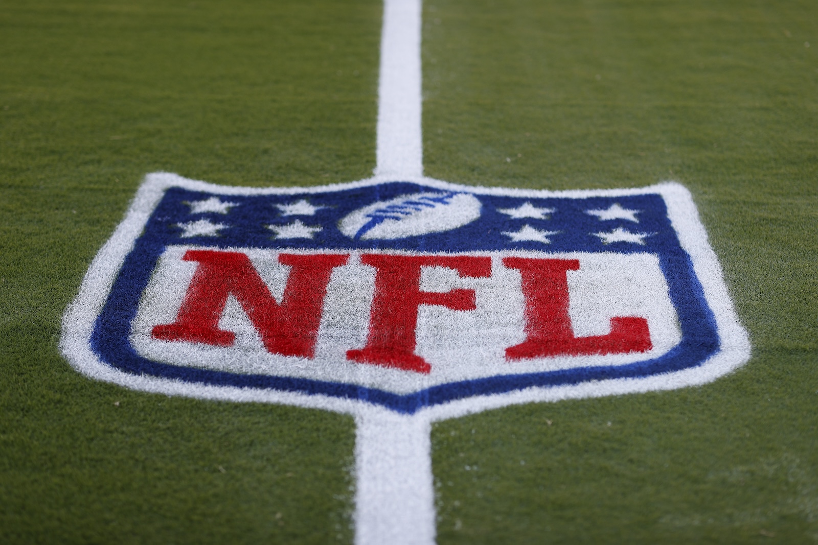 NFL Sets New Record with 15 Black Starting Quarterbacks in Week One - EBONY