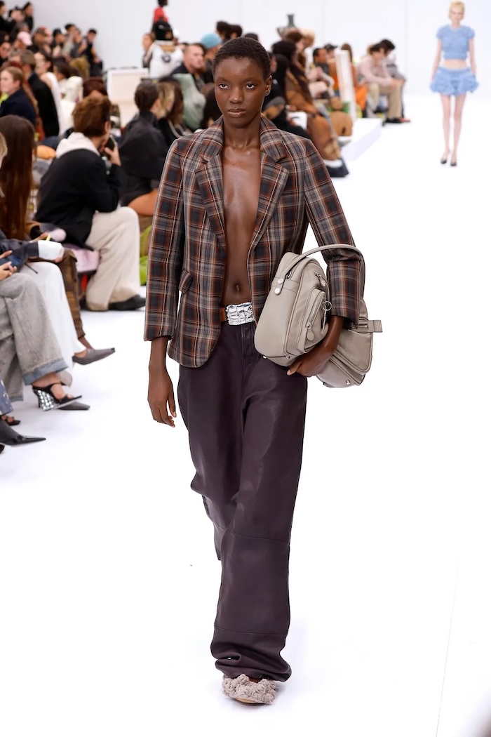 Big Bags, Bigger Statements: The Return of Early 2000s Oversized Luxury ...