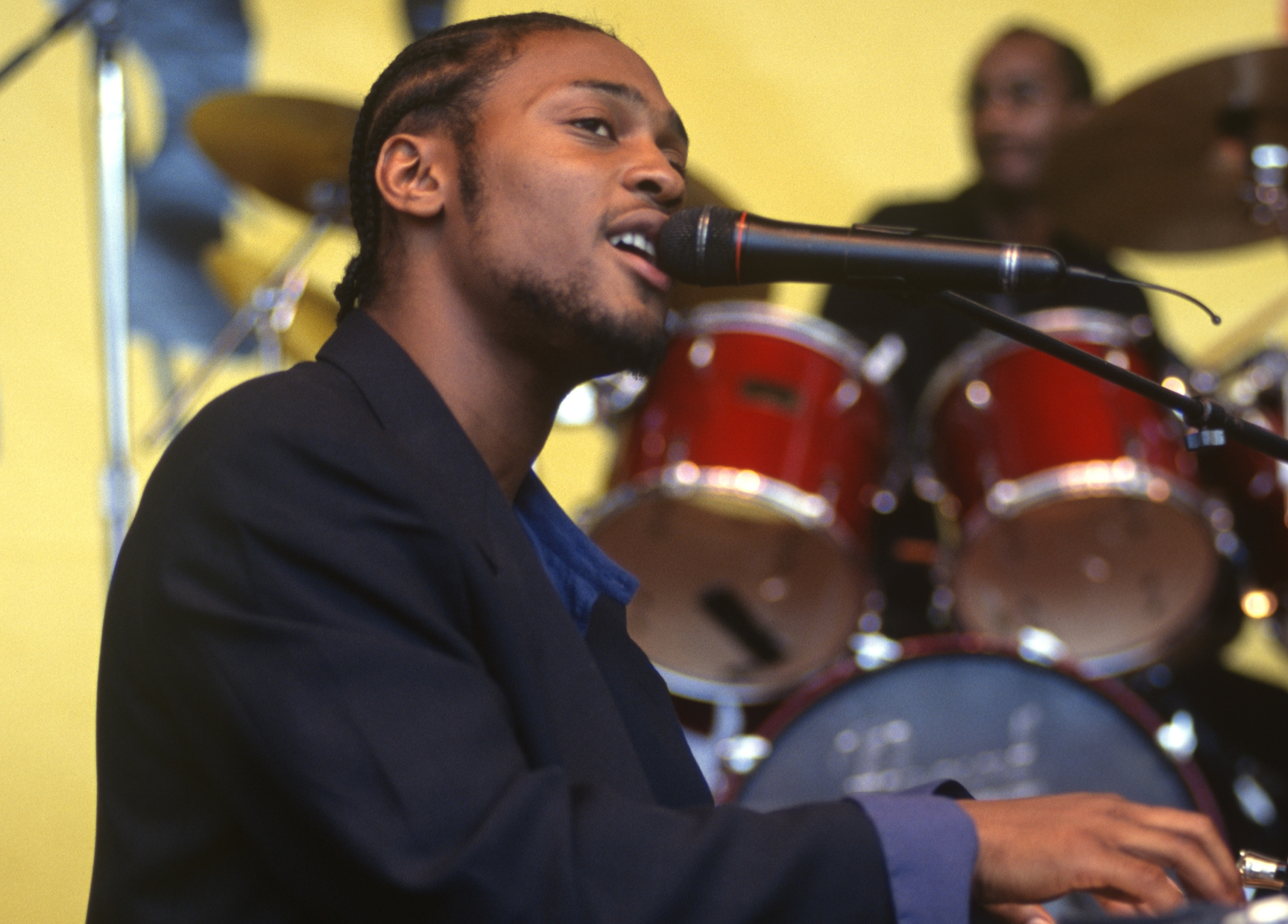 Beyoncé, Missy Elliott and More Pay Tribute to D'Angelo