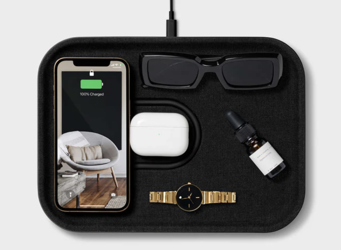 Best Graduation Gifts for College Freshmen: Practical & Personal